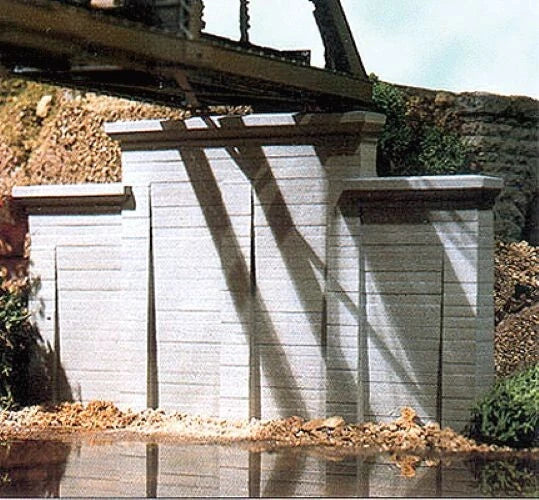 HO Scale Chooch 8420 Concrete Stepped Wall – Sidetrack Hobby